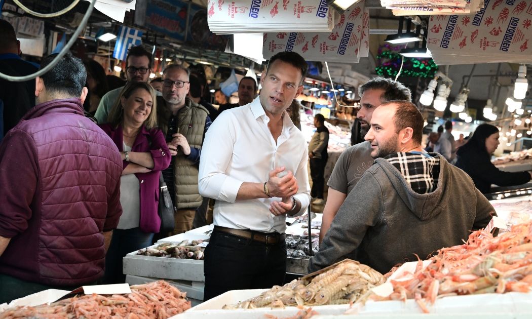 Επίσκεψη" Στέφανου Κασσελάκη στη Βαρβάκειο Αγορά - Συνομίλησε με ...