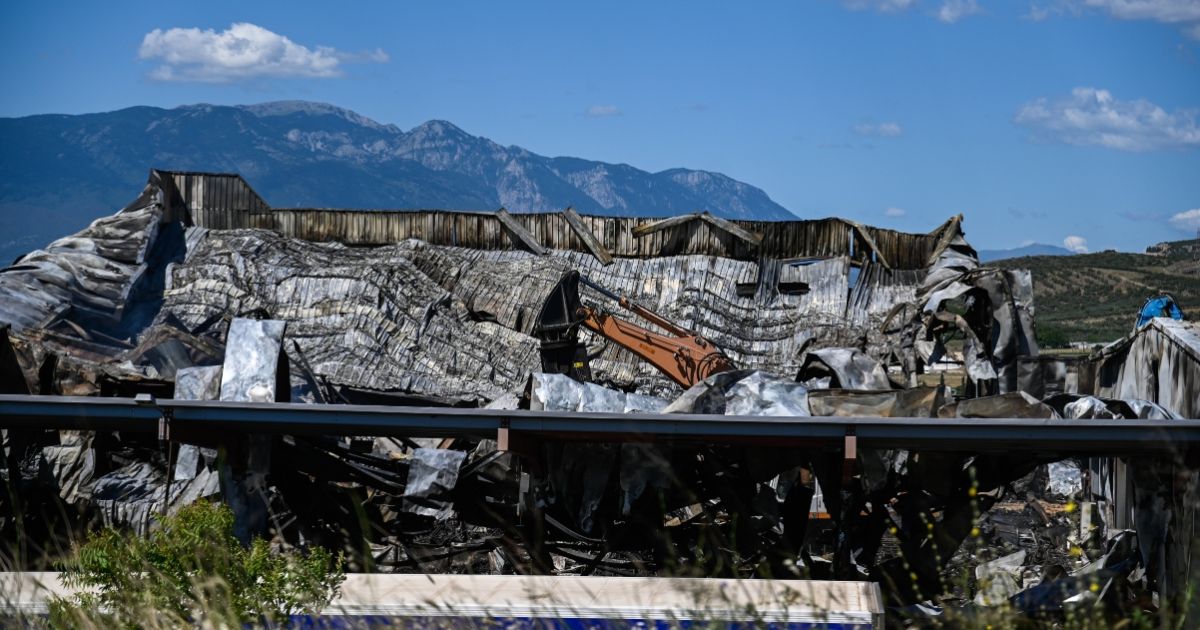 Λαμία: Από πρόθεση η φωτιά στο εργοστάσιο τροφίμων - Τι λέει η ...