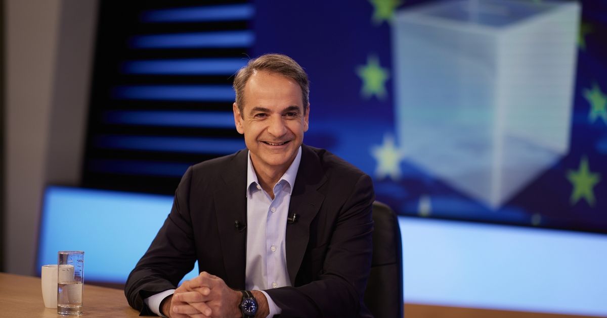 Μητσοτάκης: Τα γούρια και η πρόβλεψη των εκλογών - "Τη γράφω σε χαρτάκι ...