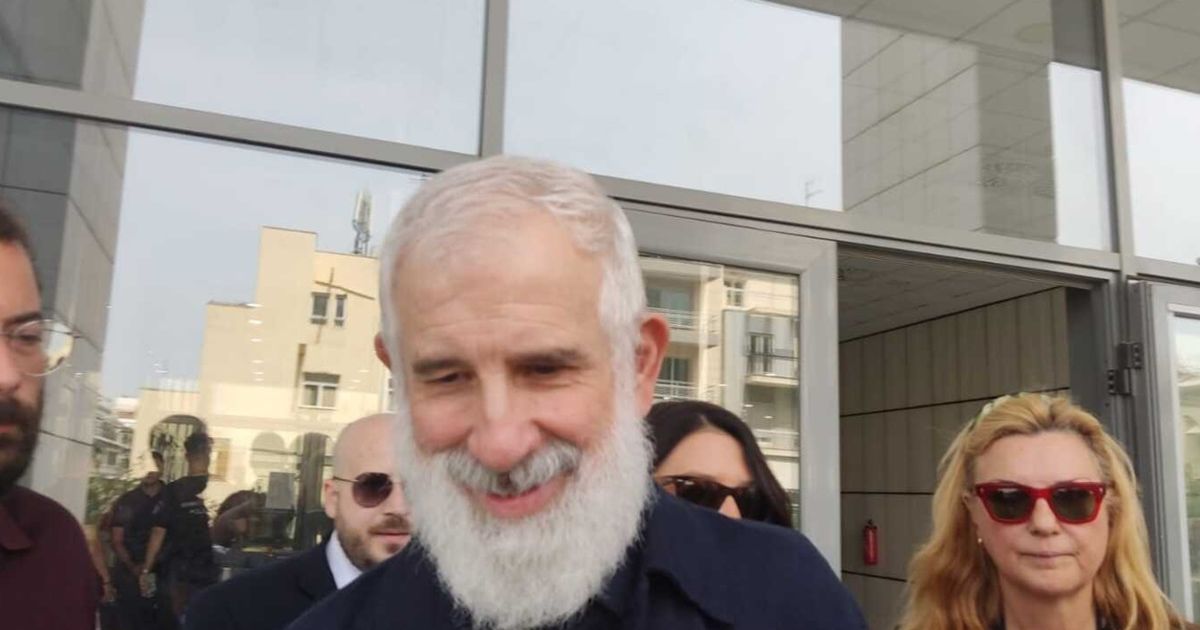 Πέτρος Φιλιππίδης: Η πρώτη του δήλωση έξω από τα δικαστήρια – «Ήρθα να ...