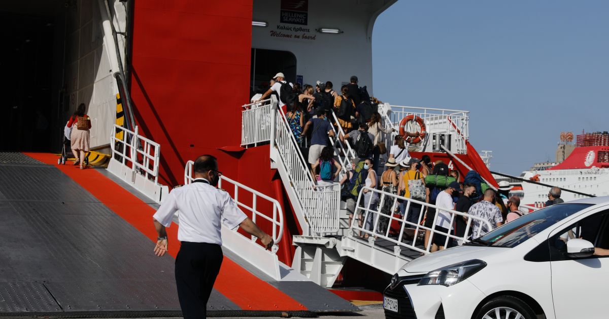 Ακτοπλοϊκά εισιτήρια: Οι 6 διαδρομές με τις μεγαλύτερες ετήσιες ...