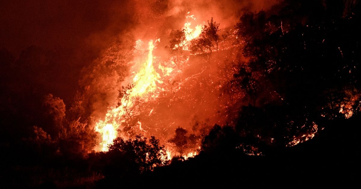 Χωρίς ενεργό μέτωπο η φωτιά στην Κερατέα -Ισχυρές δυνάμεις της ...
