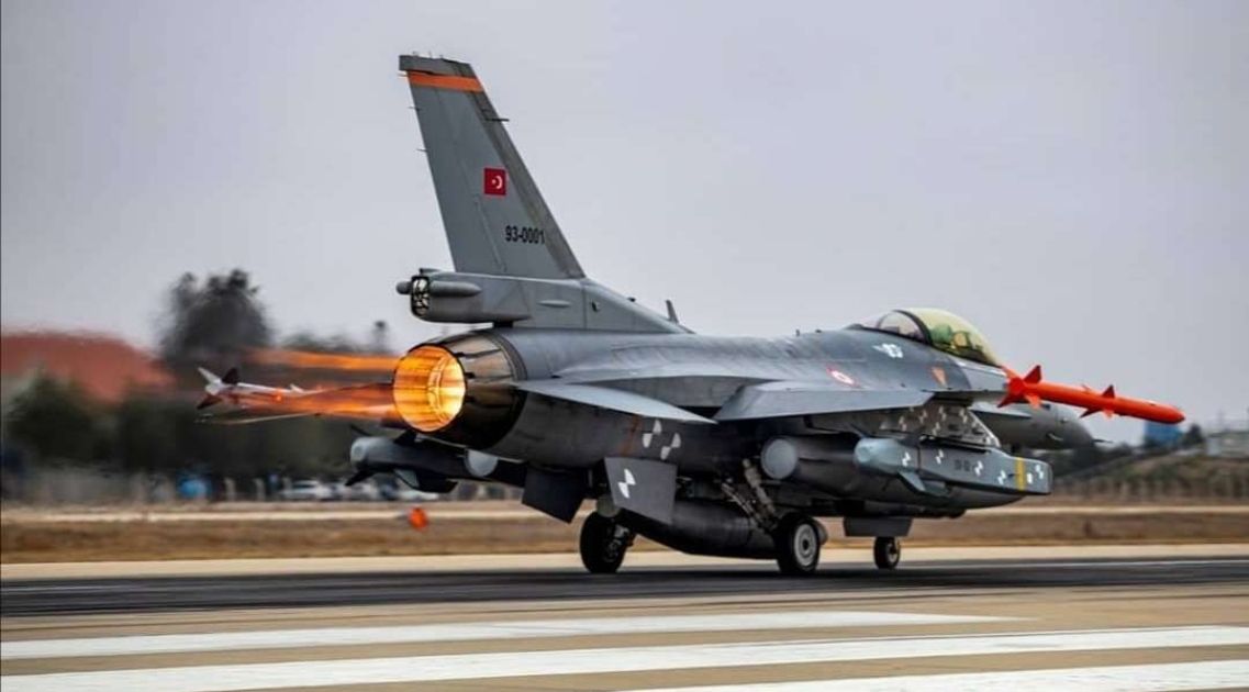 Τα πρώτα μαχητικά F-16 έφτασαν στην Ουκρανία | Ειδησεις | Pagenews.gr