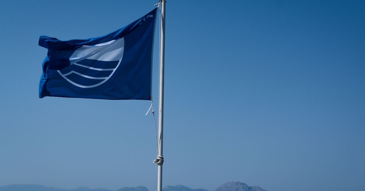 Χωρίς Γαλάζια Σημαία δύο παραλίες στην Αττική | Ειδησεις | Pagenews.gr