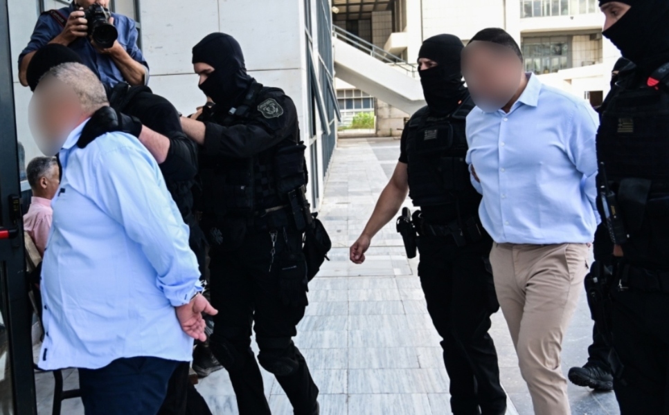 Γιώργος Καραϊβάζ: Αθώα τα δύο αδέρφια για τη δολοφονία του ...
