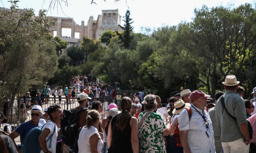Record-Breaking Tourism Growth for Greek Islands in 2024 | Ειδησεις ...