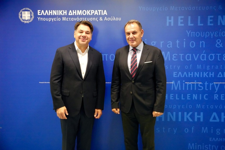 Συνάντηση Υπουργού Μετανάστευσης με τον Πρέσβη των Η.Π.Α. στην Αθήνα, κ ...