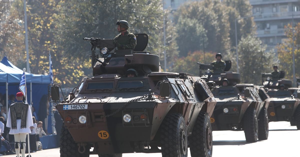 28η Οκτωβρίου: Δέος και υπερηφάνεια στη μεγάλη στρατιωτική παρέλαση στη ...
