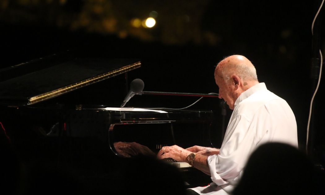 The great composer Mimis Plessas has passed away – On October 12, he ...