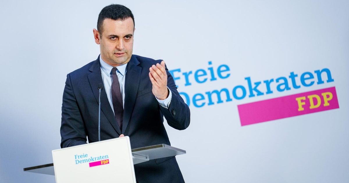 Γερμανία: Παραιτήθηκε ο γενικός γραμματέας του FDP μετά το σκάνδαλο με ...