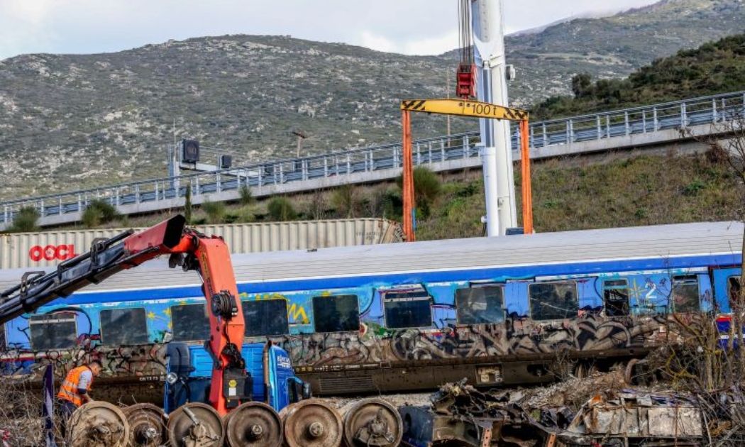 Hellenic Train to Tempi: These were the 13 wagons από the fatal train ...