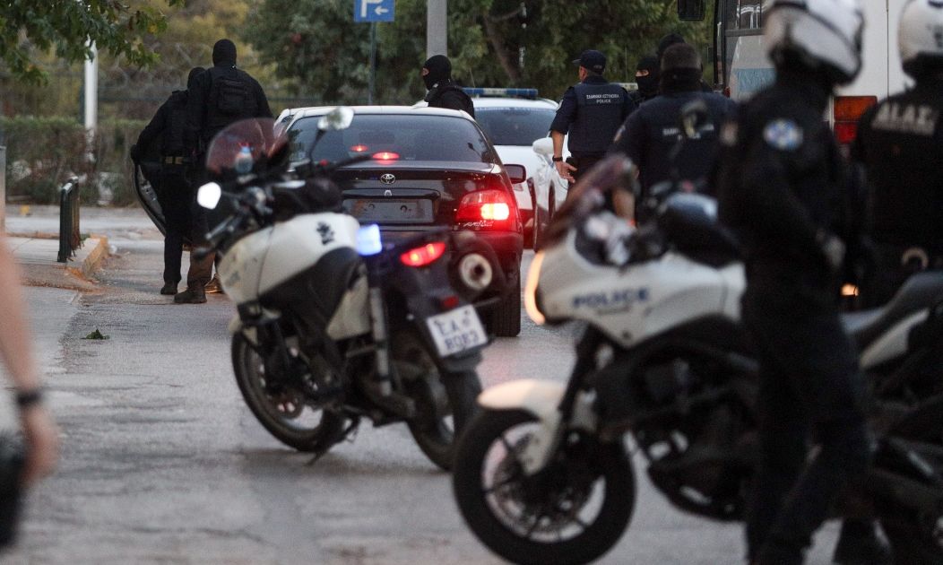 «Τι έκανε, τι έκανε»: Ο 31χρονος συλληφθείς βγήκε τρέχοντας μετά την ...