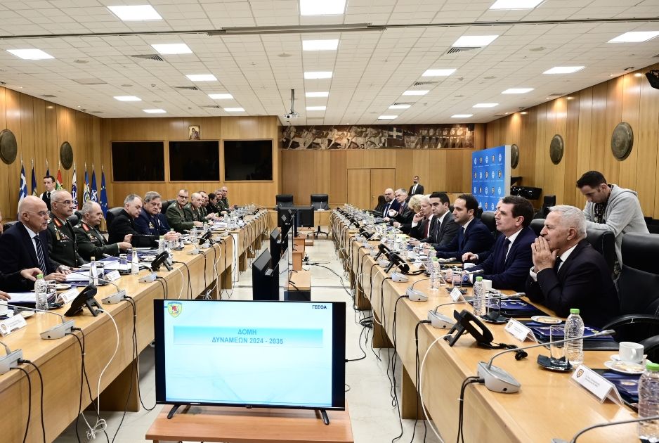 Δένδιας: Ενημέρωσε τα κόμματα για τη νέα δομή των Ενόπλων Δυνάμεων ...