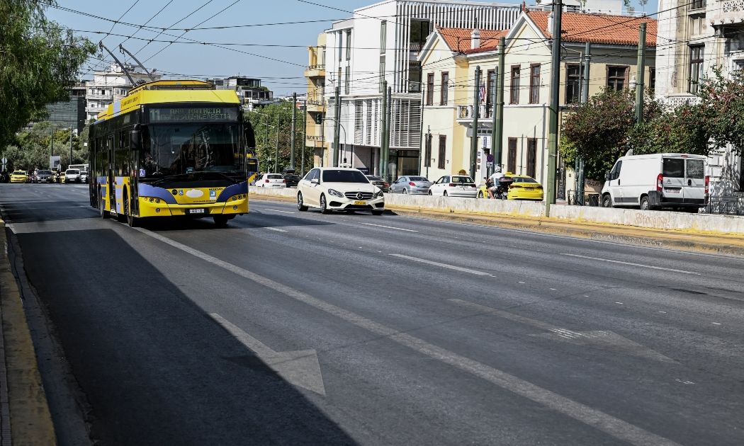 Traffic Crisis in Athens: City Ranks Eighth in Europe for Congestion ...