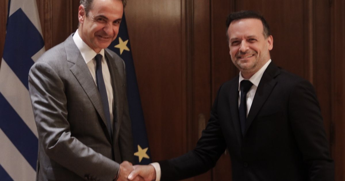 Συνάντηση του πρωθυπουργού με τον δήμαρχο Αθηναίων στο Μαξίμου ...