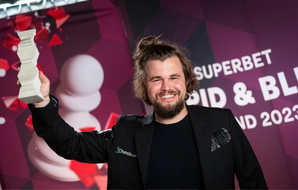 Ο παγκόσμιος πρωταθλητής στο σκάκι εγκατέλειψε το Παγκόσμιο Πρωτάθλημα ...