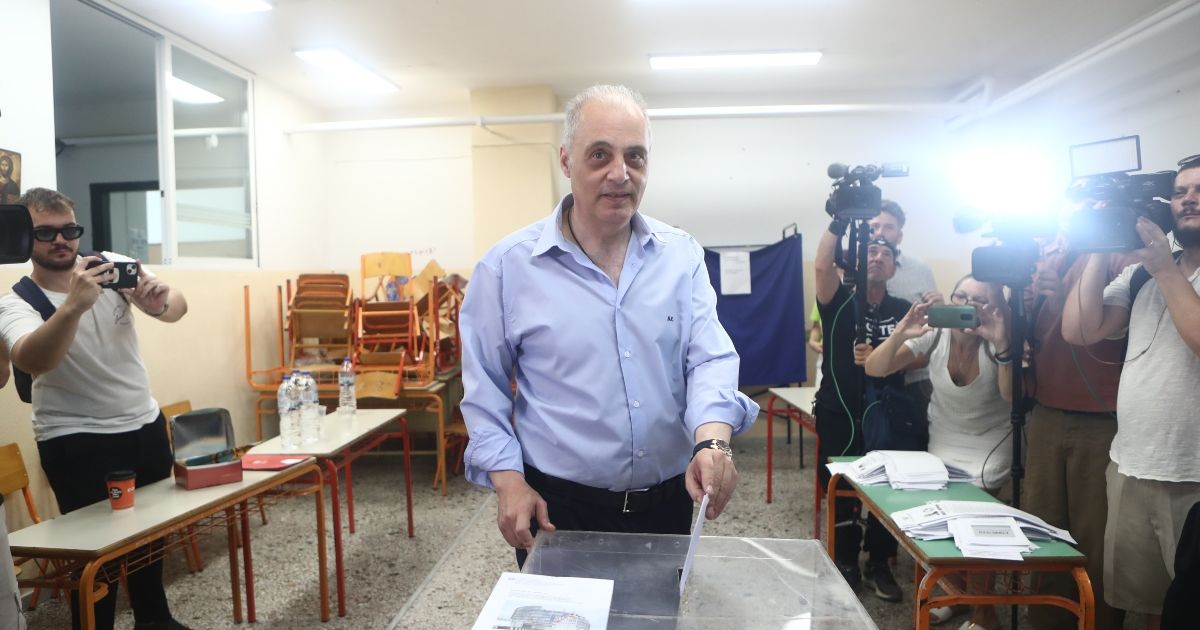 Χαμός ανάμεσα σε Βελόπουλο και Πυργιώτη στον αέρα του ΑΝΤ1: «Ήσασταν ...