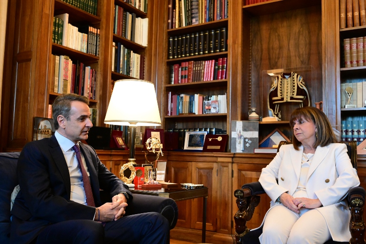 Συνάντηση Μητσοτάκη Σακελλαροπούλου: Δώσατε στον θεσμό ξεχωριστά ...