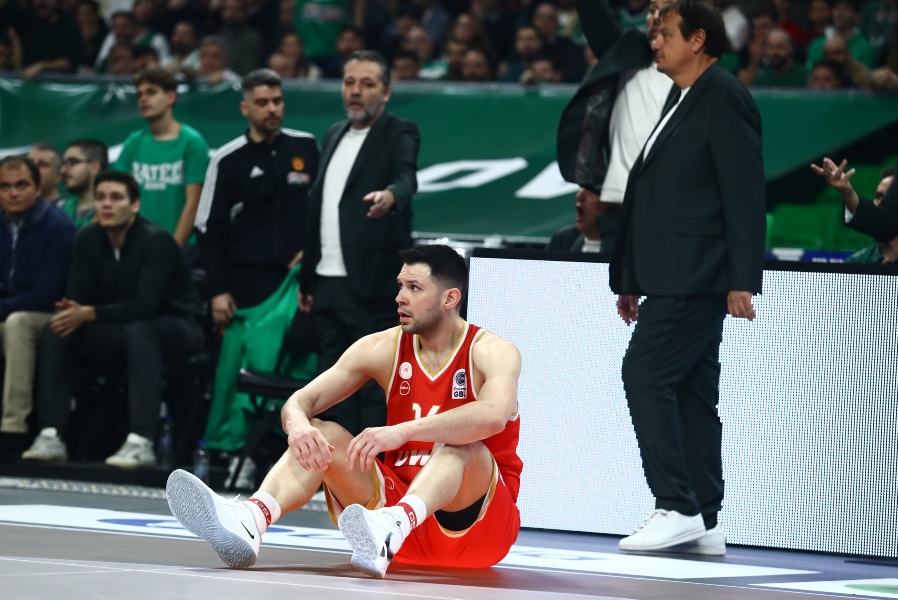 Ολυμπιακός: Αυτός είναι ο λόγος της έντονης λογομαχίας Μπαρτζώκα και ...