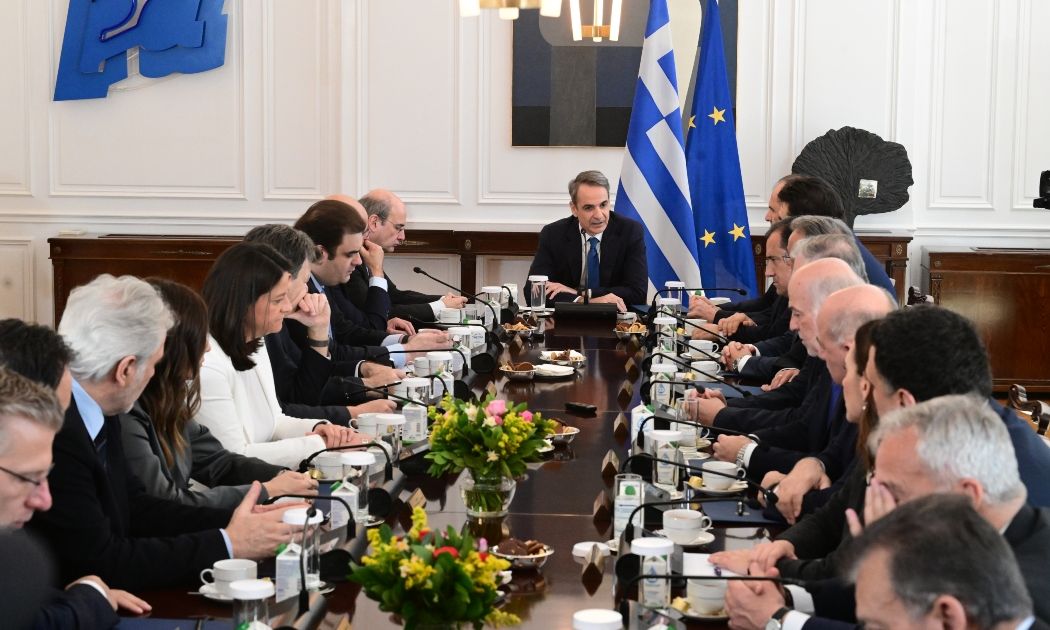 Μητσοτάκης στο υπουργικό για Τέμπη:Η δικη μας απάντηση θα δοθεί στο ...