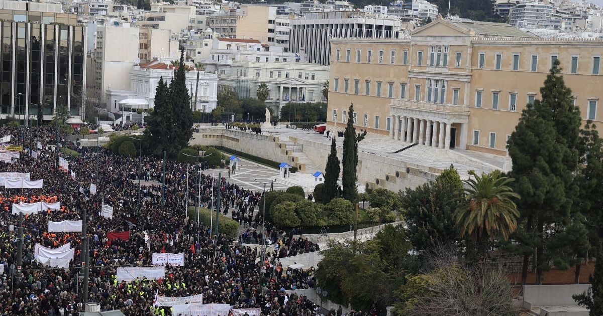 Οι δύο «πονοκέφαλοι» της ΕΛ.ΑΣ.: «Κινήσεις» αντιεξουσιαστών και ...