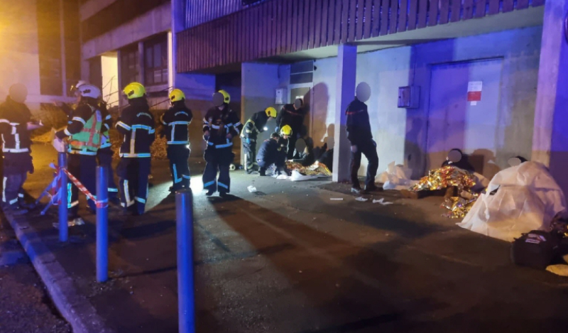 Γαλλία: Εκρηξη χειροβομβίδας σε μπαρ στην Γκρενόμπλ, με 12 τραυματίες ...