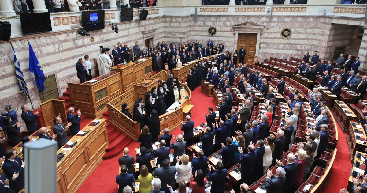 Η ντρίμπλα Τριαντόπουλου και οι μάσκες της αντιπολίτευσης | Ειδησεις ...
