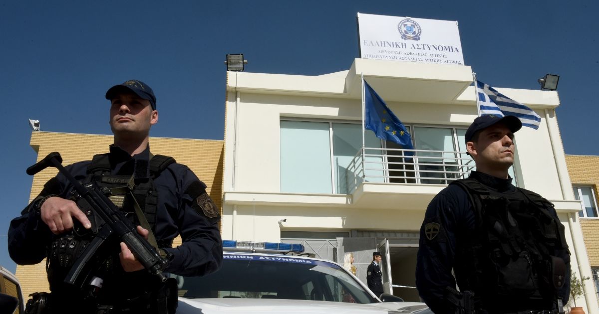 Νέο χτύπημα της ΕΛ.ΑΣ. στο οργανωμένο έγκλημα: Λαθραία τσιγάρα ...