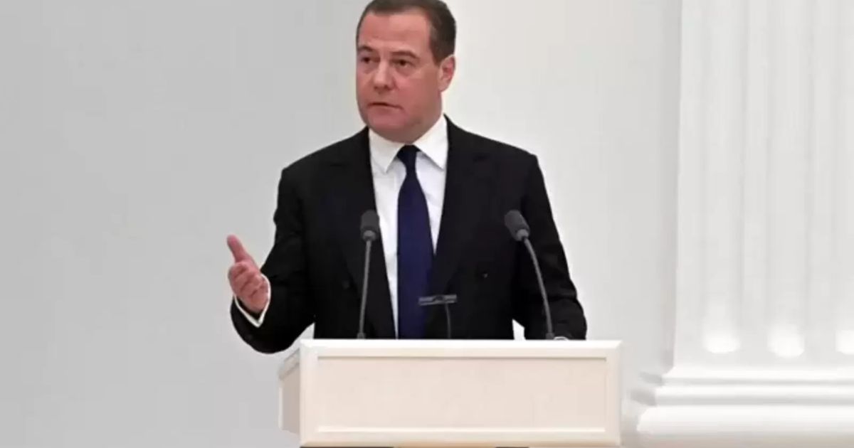 Πανηγυρίζει ο Μεντβέντεφ: Το αυθάδες γουρούνι Ζελένσκι έφαγε κανονικό ...
