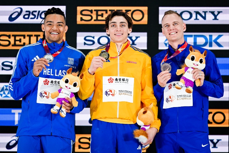 Karalis takes silver at Indoor Worlds, sets new national record ...