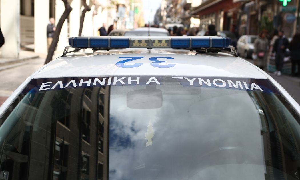 Νεκρός αστυνομικός που αυτοπυροβολήθηκε με υπηρεσιακό όπλο μέσα στη ...