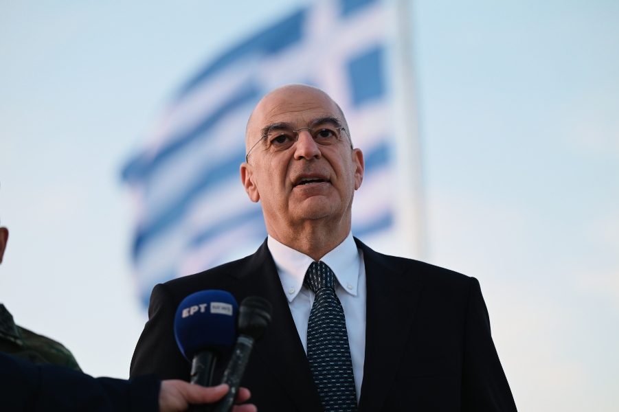 Δένδιας: Βαθιά ευγνωμοσύνη στα στελέχη των Ενόπλων Δυνάμεων που κάνουν ...