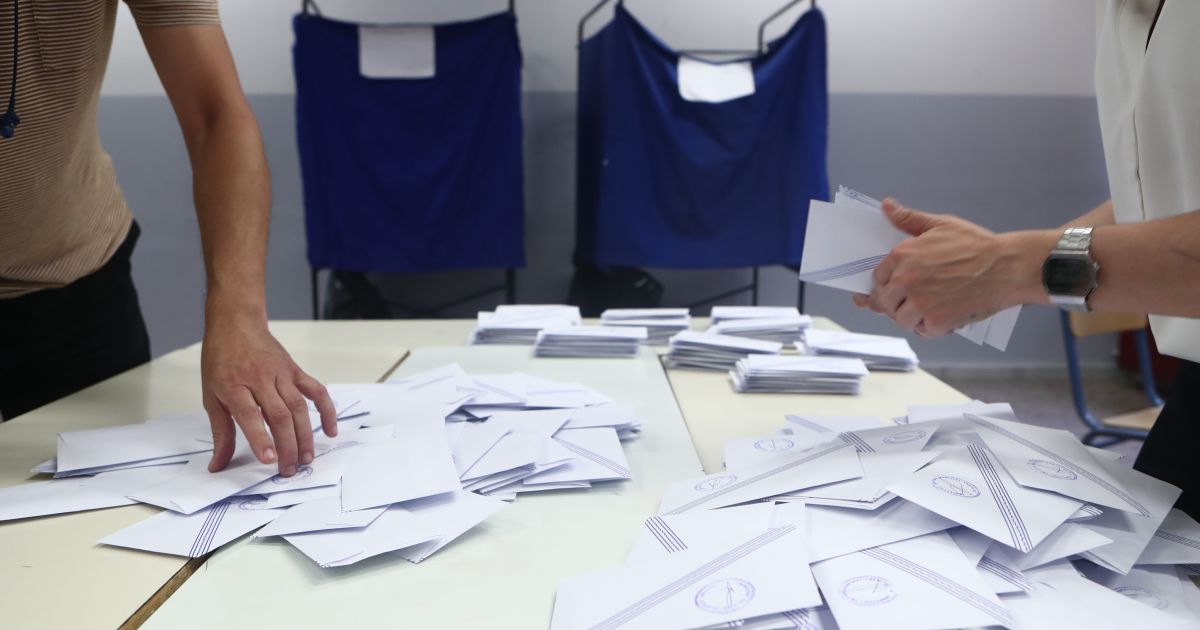 Δημοσκόπηση Real Polls: Πρώτη η ΝΔ με 31,5%, δεύτερο το ΠΑΣΟΚ με 13% ...