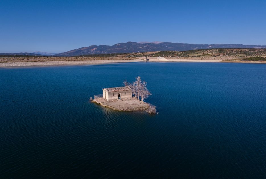 Σε νέα μέτρα κατά της λειψυδρίας προχωρά η κυβέρνηση σε 21 νησιά ...