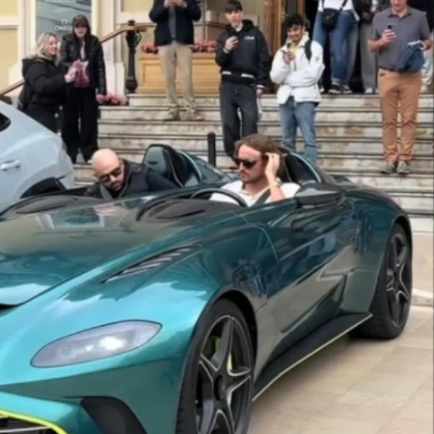 Στέφανος Τσιτσιπάς: Το βίντεο με την Aston Martin στο Μονακό και οι ...