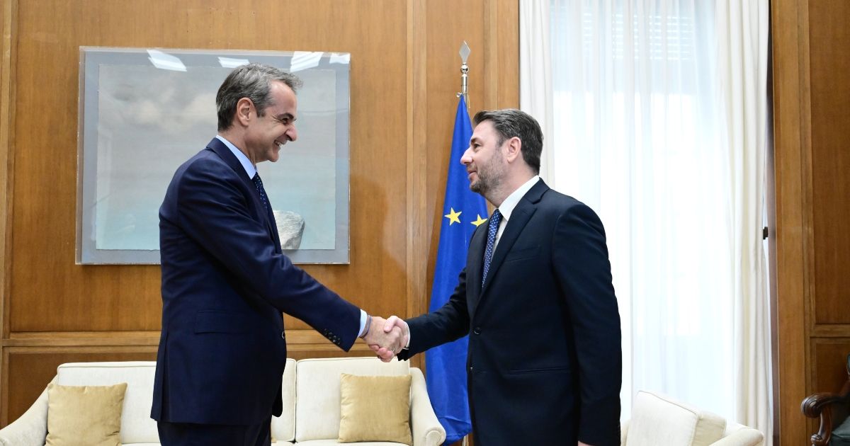 ΝΔ - ΠΑΣΟΚ: Πόλωση για χάρη του Κέντρου; | Ειδησεις | Pagenews.gr