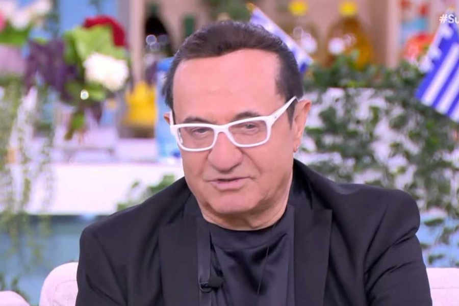 Το αποκάλυψε ο Λευτέρης Πανταζής! Είναι σε σχέση με 40 χρόνια μικρότερή ...