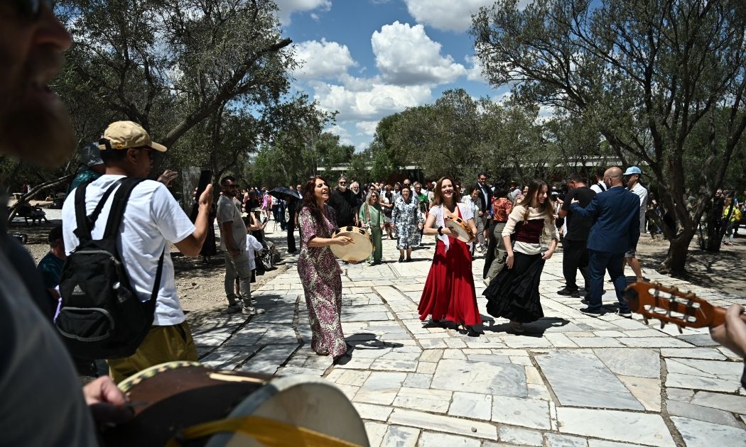 Άνοιξαν οι κλειστές διαδρομές στον αρχαιολογικό χώρο της Ακρόπολης και ...