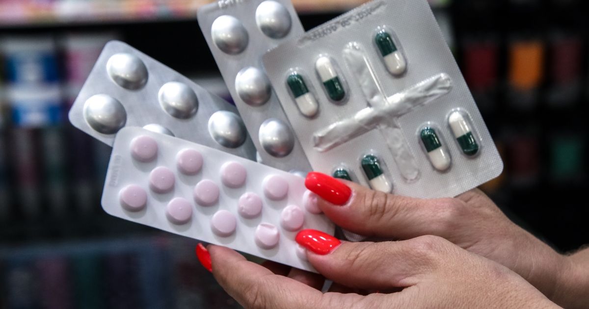 ΠΕΦ: Στα ύψη η υπερφορολόγηση των φαρμακευτικών εταιρειών το 2024 ...