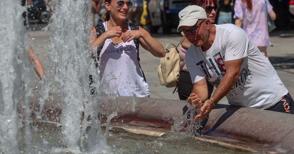 Greece Endures Relentless Heat as Intense Heatwave Persists Into the ...