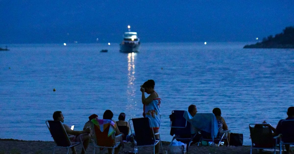 «Τροπική νύχτα» σε πόλεις της Ελλάδας την Παρασκευή: Τι είναι και πώς ...