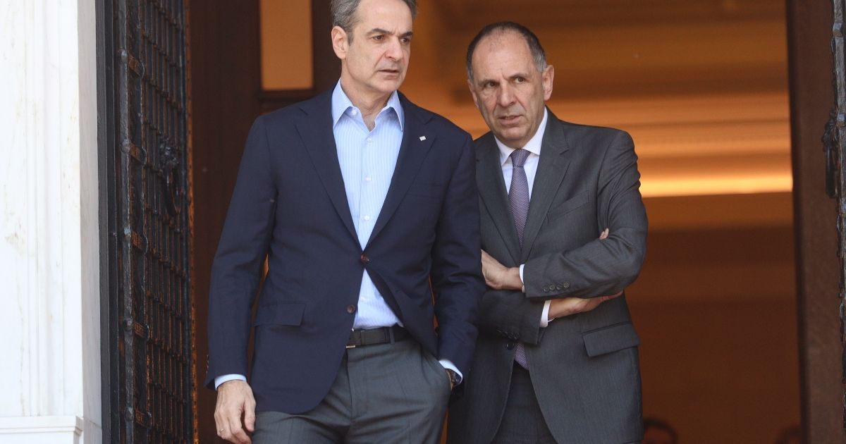 Σε σκληρή γραμμή η Αθήνα μετά τον εκβιασμό Χαφτάρ | Ειδησεις | Pagenews.gr