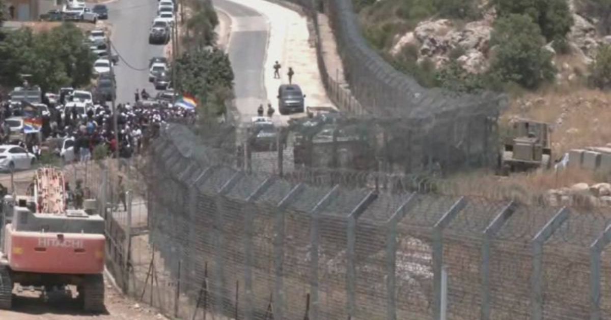 Ισραηλινή επιδρομή στη Δαμασκό: Χτυπήσαμε το αρχηγείο του Γενικού ...
