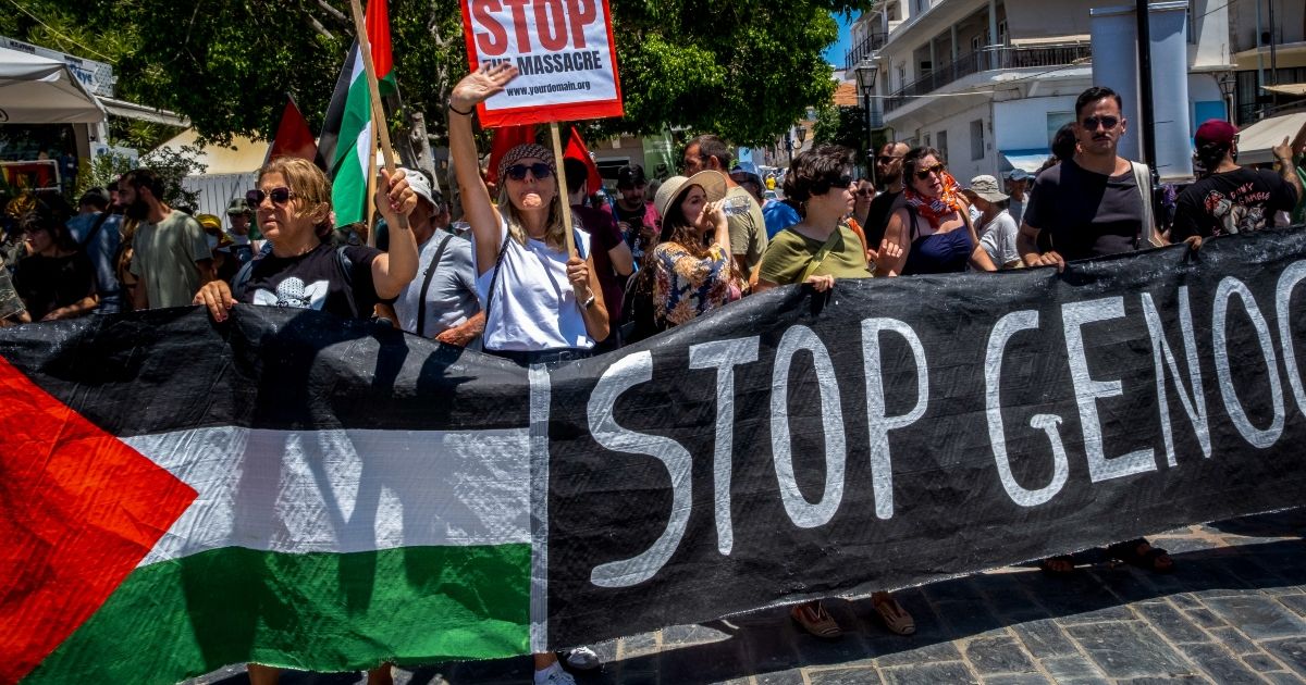 Διαμαρτυρίες για Ισραηλινούς τουρίστες στην Κρήτη – Επέμβαση της ...