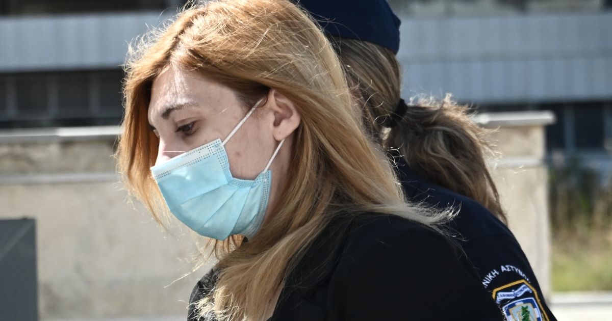 «Τι μου τις φέρνετε αυτές εδώ;»: Εκνευρισμός Πισπιρίγκου για την ...