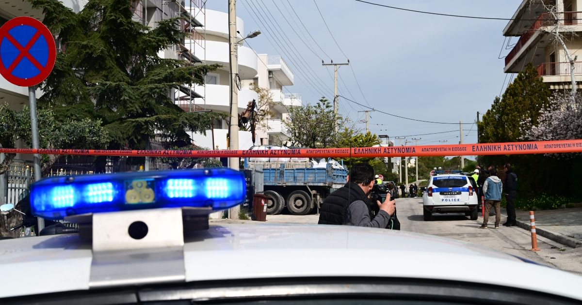 Ασπρόπυργος: Δεκάδες συλλήψεις μετά το άγριο επεισόδιο με πυροβολισμούς ...