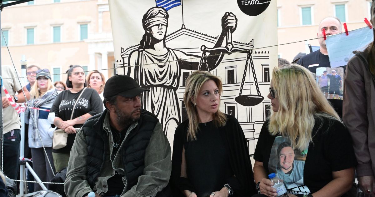 Πάνος Ρούτσι: Δεν κάνω πίσω – Μαζική συμπαράσταση στο Σύνταγμα και σε ...