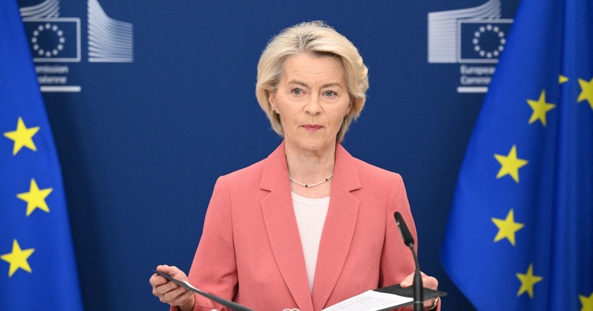 Αριστερά και ακροδεξιά σε προτάσεις μομφής κατά της φον ντερ Λάιεν ...