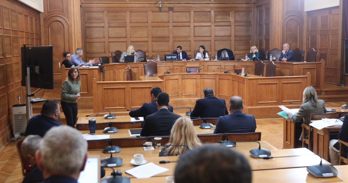 Ο «Φραπές» και η Σεμερτζίδου γλιτώνουν προσωρινά την Εξεταστική–ΠΑΣΟΚ ...