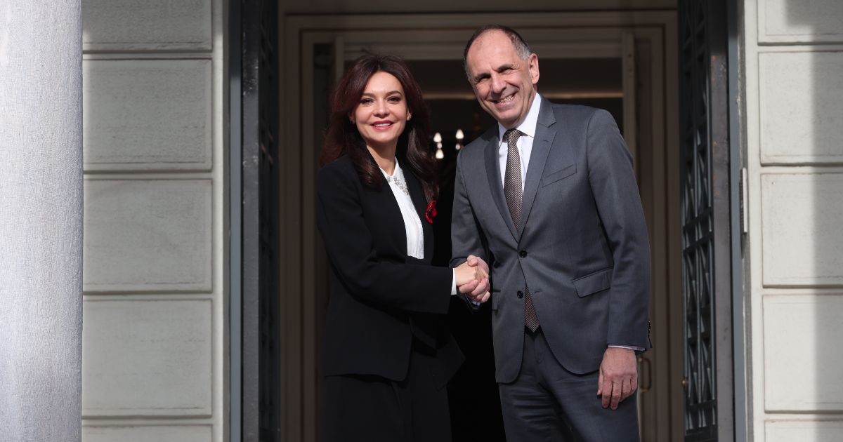 Γεραπετρίτης σε Αλβανίδα ΥΠΕΞ: «Μοναδική Οδός Ειρήνης η Ένταξη Δυτικών ...